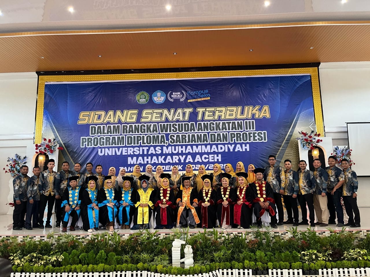 Kampus UMMAH Wisuda 143 Lulusan, 68 Predikat Cumlaude | LINTAS INFO RAKYAT